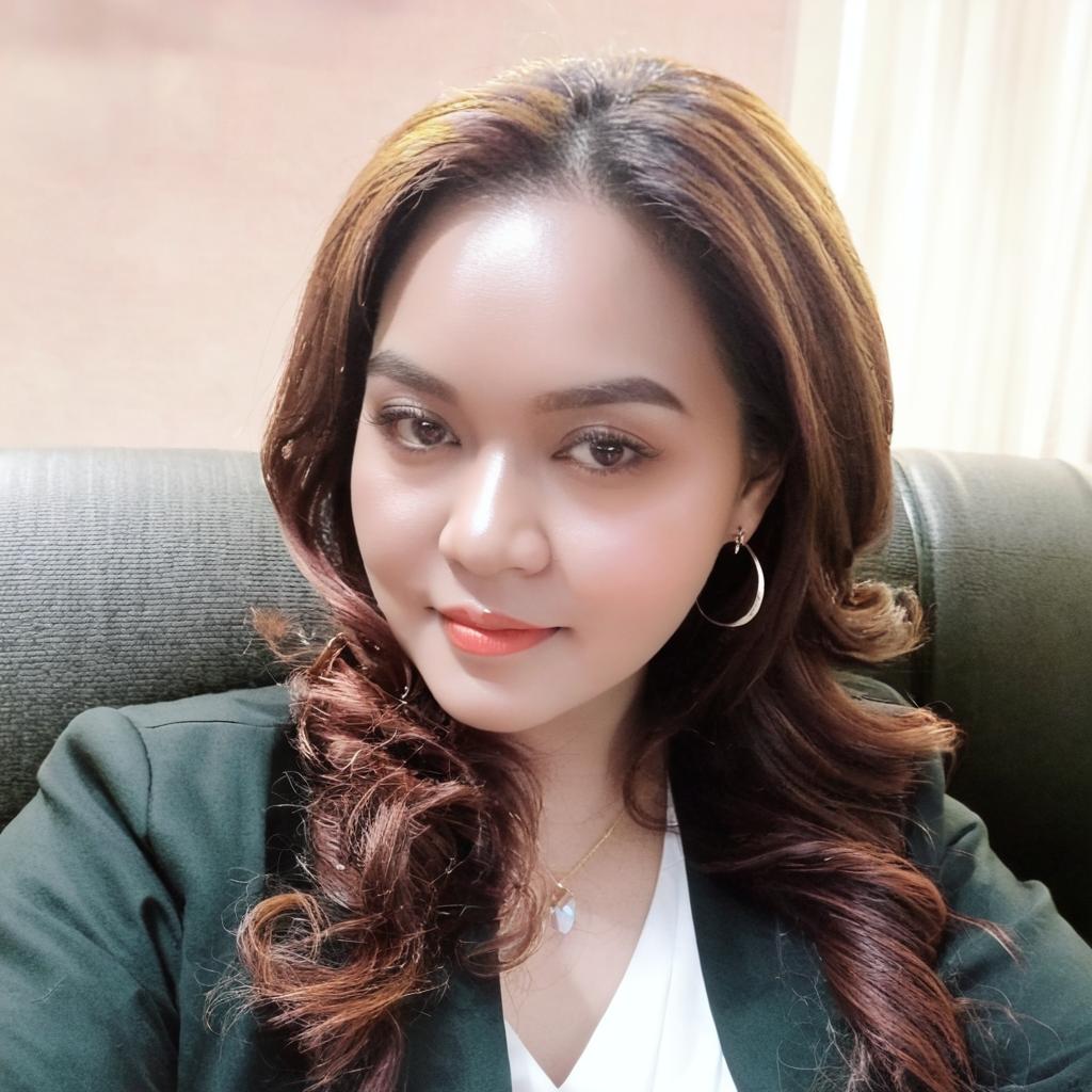 Elegant Digital Portrait of a Confident Woman | Idyllic AI Art